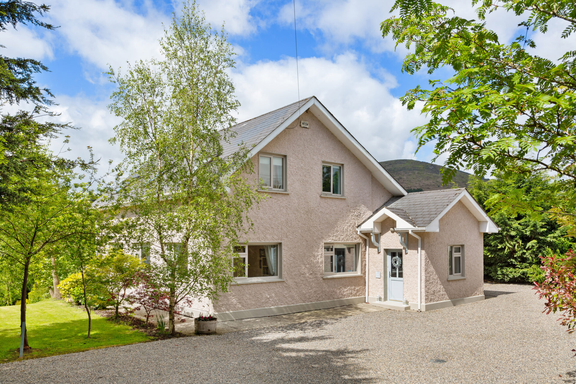 'See inside this old-world Wexford schoolhouse with mountain views and ...