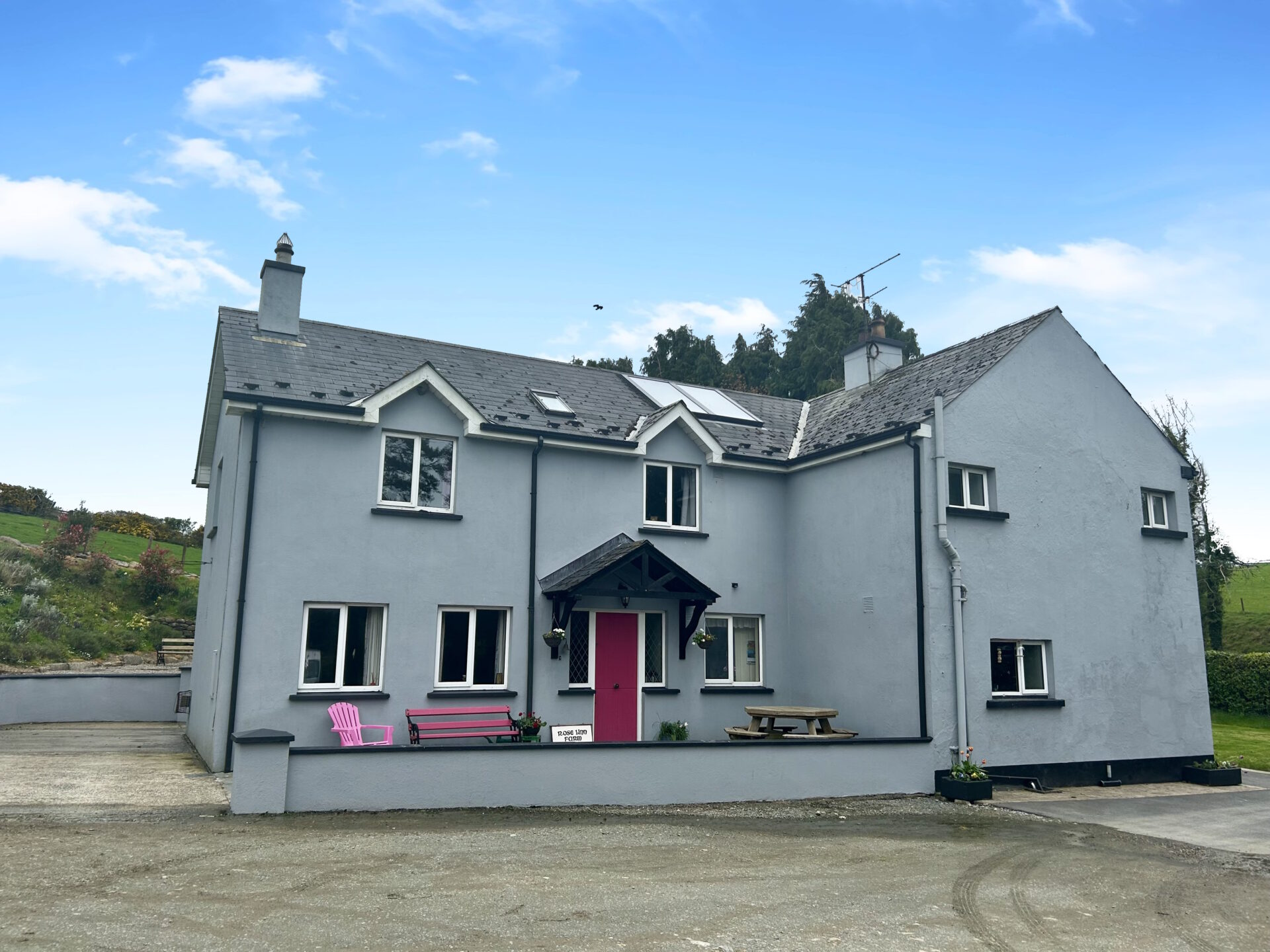'See inside former award-winning Wicklow B&B before it goes under the ...